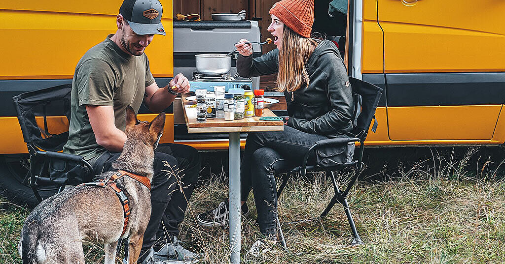 Build a Foldable Table for Camper Vans | Einhell Blog
